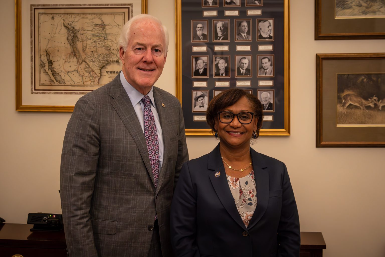 PHOTO: Cornyn Meets with Johnson Space Center Director | Senator Cornyn